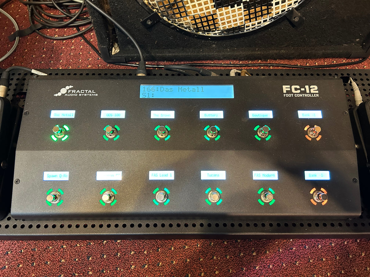 Fractal AXE-FX III Preamp Effects Processor with Roadcase and FC-12 pe ...